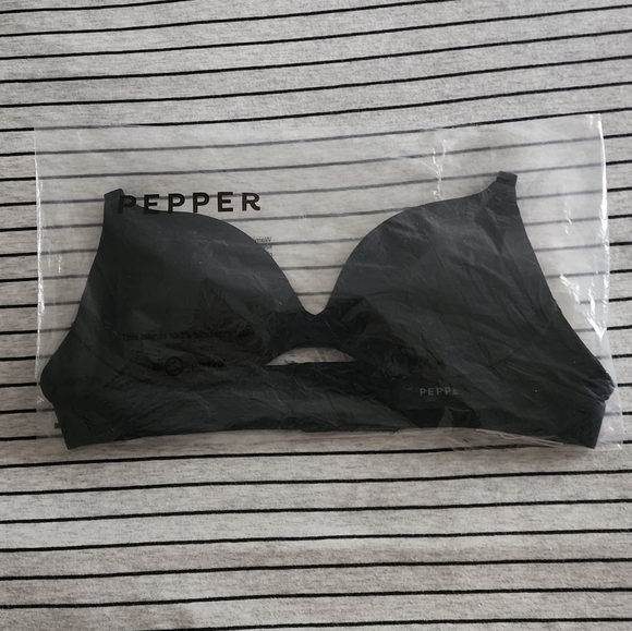 pepper | Intimates & Sleepwear | Pepper Wireless Bra Black | Poshmark
